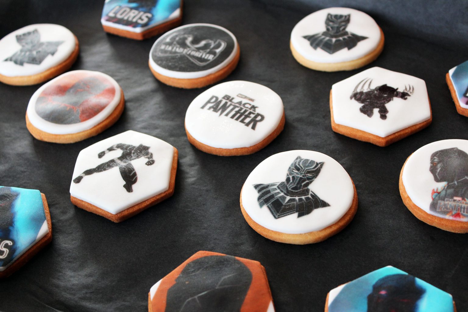 Beyond Biscuits - Custom Cookies & Lollipops - Canada & US 😁